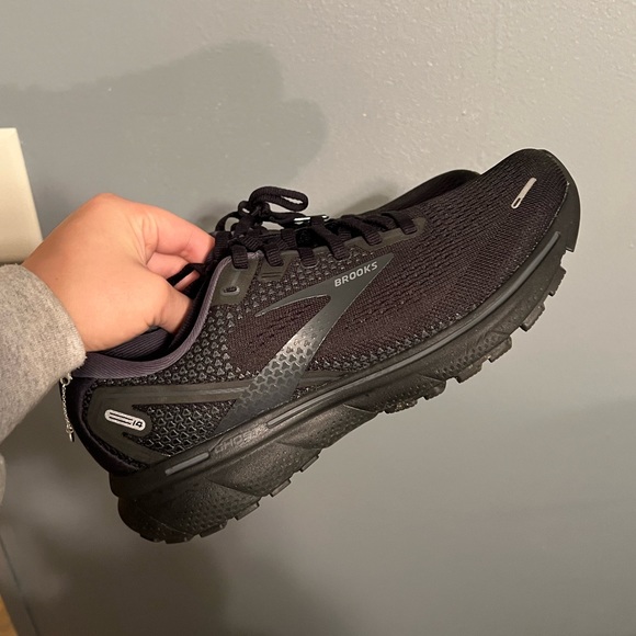 Brooks | Shoes | Womens Brooks Tennis Shoes | Poshmark